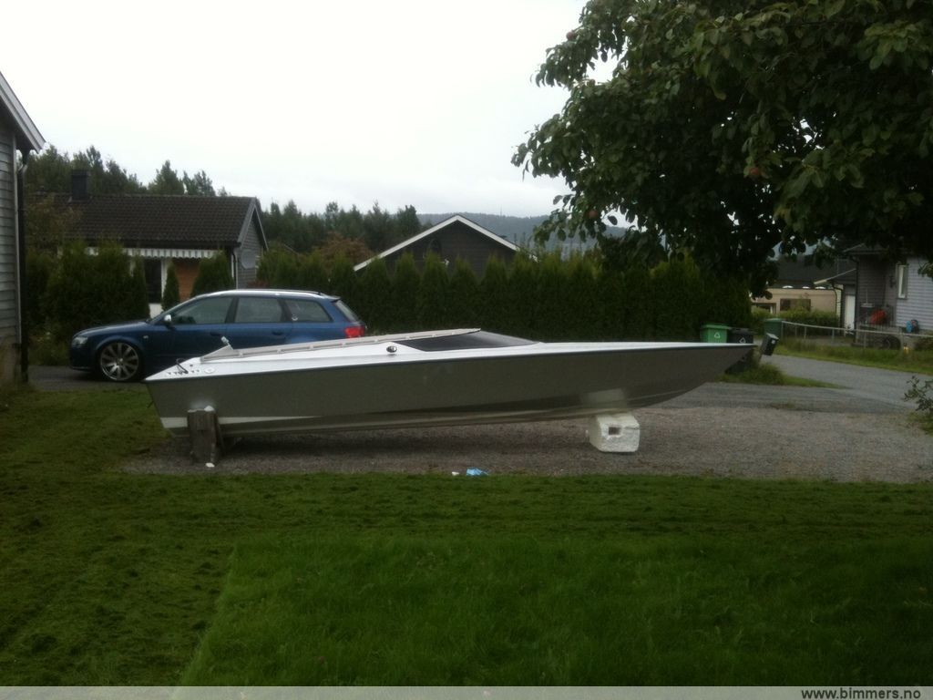 Marshan 19' With Mercury XR2 200hp race engine. How much setback?